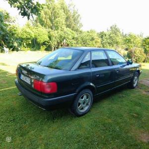 Zaļš Audi 80 1994 Kauņa, ar dzinēja tilpumu 1.98 L un nobraukumu 327 tūkst. km par 1000 €, foto  vietnē AUTOMOTO.COM.LV