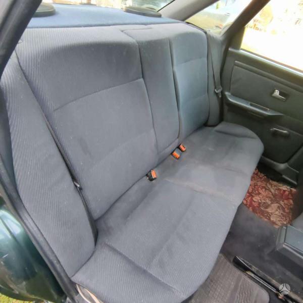 Zaļš Audi 80 1994 Kauņa, ar dzinēja tilpumu 1.98 L un nobraukumu 327 tūkst. km par 1000 €, foto 9 vietnē AUTOMOTO.COM.LV