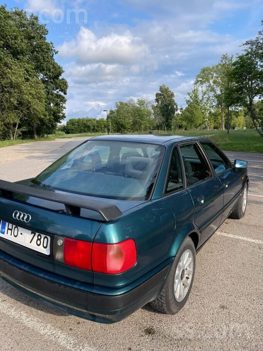 Zaļš Audi 80 1994 Kuldīga, ar dzinēja tilpumu 2.00 L un nobraukumu 422 tūkst. km par 1200 €, foto 4 vietnē AUTOMOTO.COM.LV