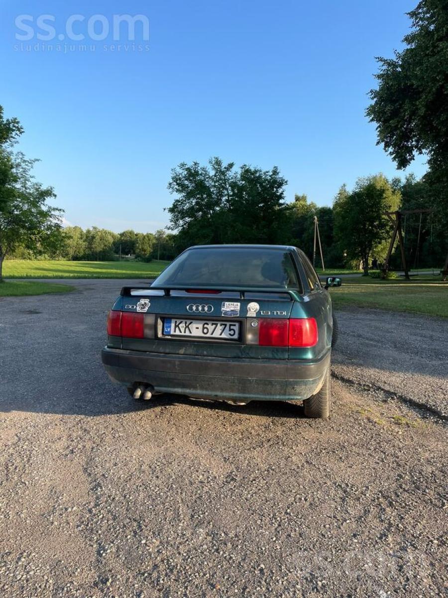 Green Audi 80 1994 in Limbazi, with an engine capacity of 1.90 L and mileage of 431 thousand km for 700 €, photo 5 on AUTOMOTO.COM.LV