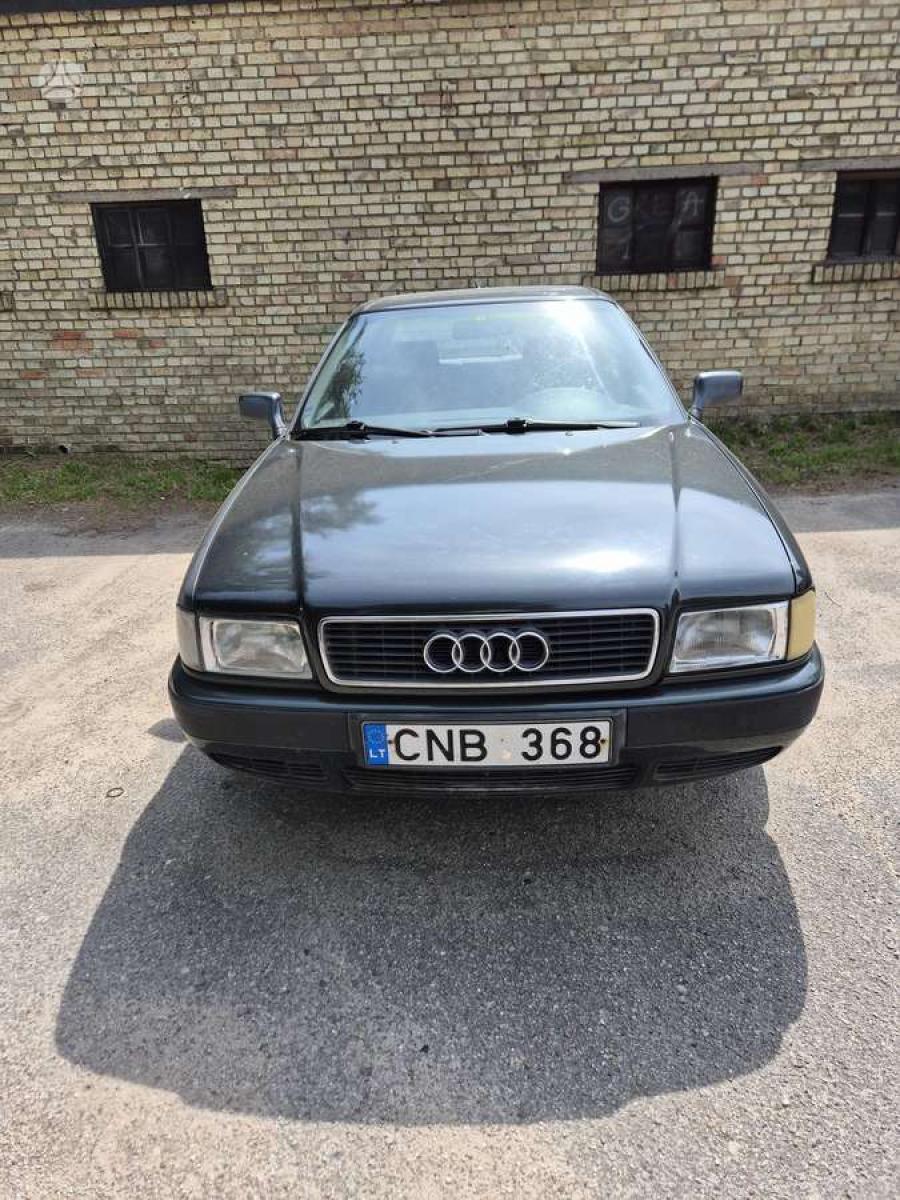 Green Audi 80 1994 in Vilnius, with an engine capacity of 2.00 L and mileage of 300 thousand km for 1200 €, photo 1 on AUTOMOTO.COM.LV