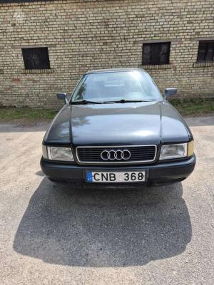 Green Audi 80 1994 in Vilnius, with an engine capacity of 2.00 L and mileage of 300 thousand km for 1200 €, photo 3 on AUTOMOTO.COM.LV