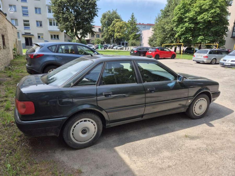 Green Audi 80 1994 in Vilnius, with an engine capacity of 2.00 L and mileage of 300 thousand km for 1200 €, photo 8 on AUTOMOTO.COM.LV