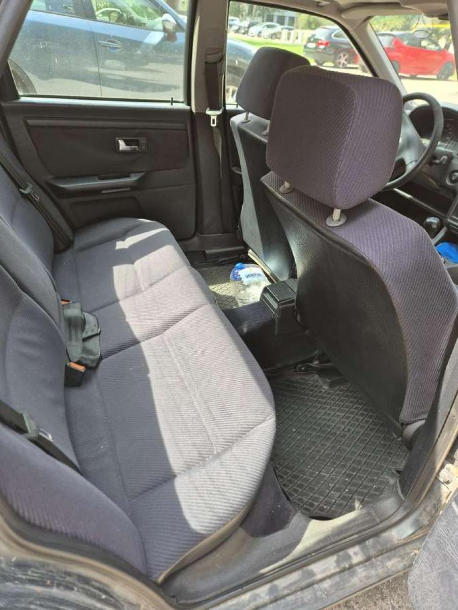 Green Audi 80 1994 in Vilnius, with an engine capacity of 2.00 L and mileage of 300 thousand km for 1200 €, photo 9 on AUTOMOTO.COM.LV