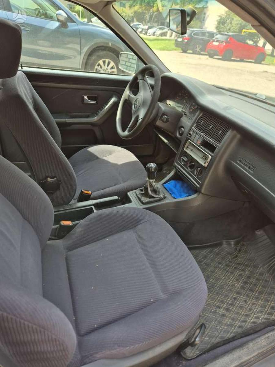 Green Audi 80 1994 in Vilnius, with an engine capacity of 2.00 L and mileage of 300 thousand km for 1200 €, photo 10 on AUTOMOTO.COM.LV