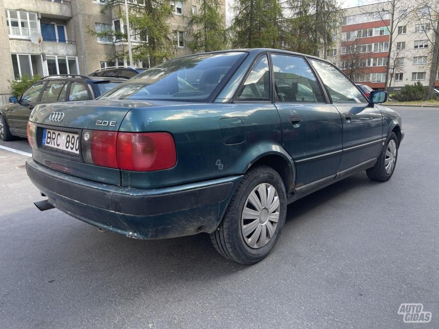 Zaļš Audi 80 1995 Utena, ar dzinēja tilpumu 2.00 L un nobraukumu 240 tūkst. km par 650 €, foto 1 vietnē AUTOMOTO.COM.LV