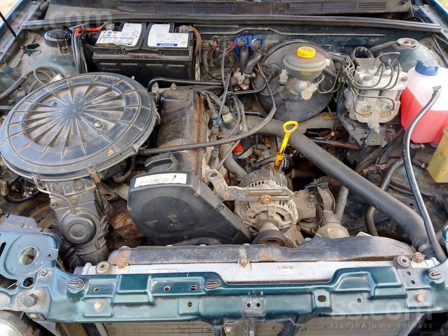 Green Audi 80 1995 in Ogre, with an engine capacity of 2.00 L and mileage of 353 thousand km for 450 €, photo 4 on AUTOMOTO.COM.LV