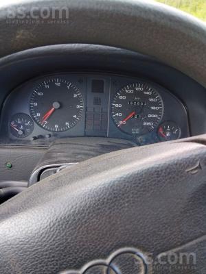 Green Audi 80 1995 in Ogre, with an engine capacity of 2.00 L and mileage of 353 thousand km for 450 €, photo 5 on AUTOMOTO.COM.LV