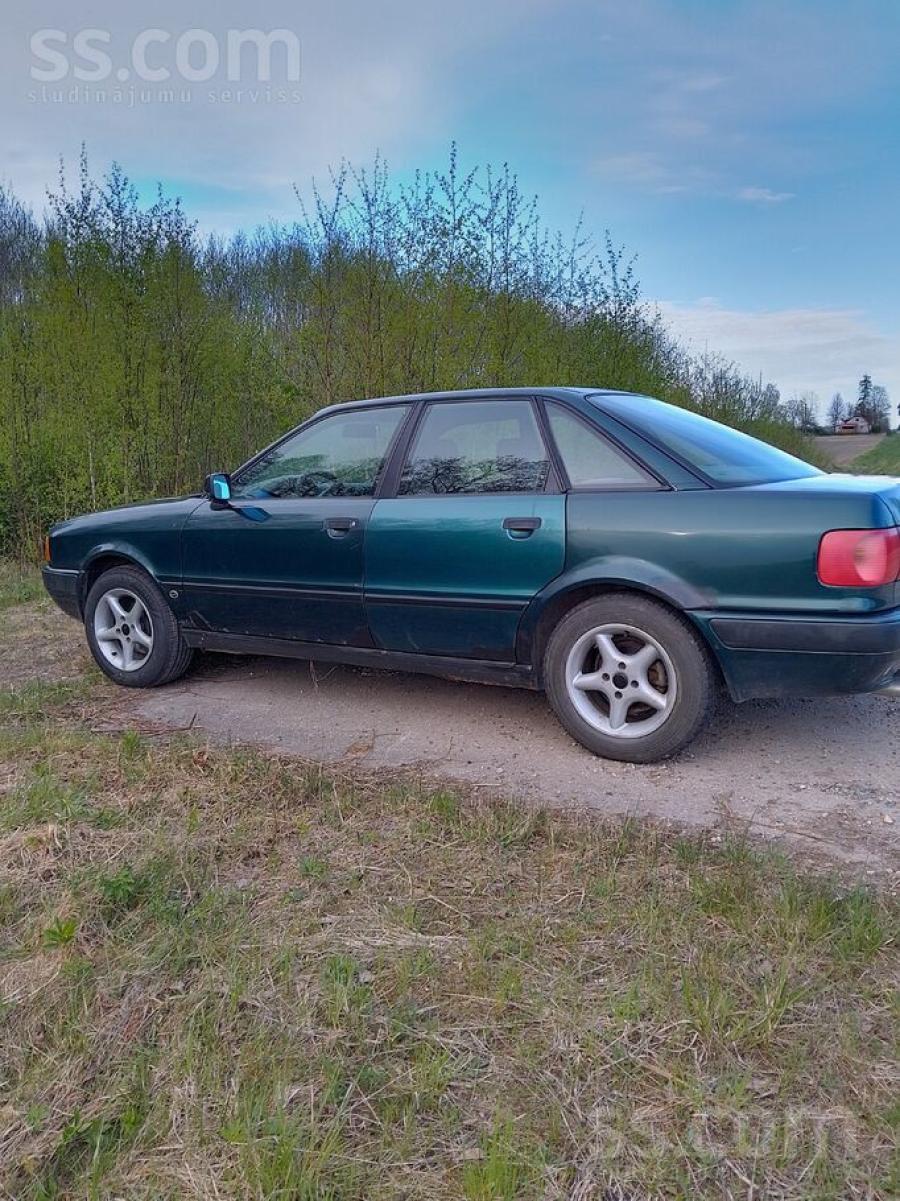 Green Audi 80 1995 in Ogre, with an engine capacity of 2.00 L and mileage of 353 thousand km for 450 €, photo 8 on AUTOMOTO.COM.LV
