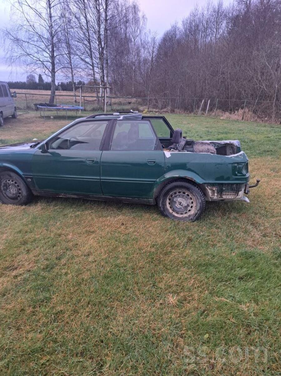 Green Audi 80 1993 in Tukums, with an engine capacity of 1.90 L and mileage of 343 thousand km for 250 €, photo 3 on AUTOMOTO.COM.LV