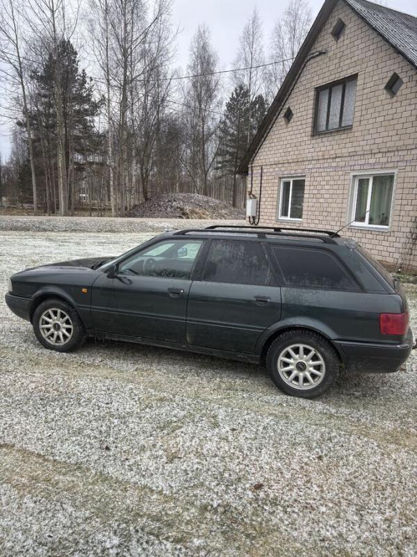 Zaļš Audi 80 1994 Madona, ar dzinēja tilpumu 1.90 L un nobraukumu 322 tūkst. km par 500 €, foto 1 vietnē AUTOMOTO.COM.LV