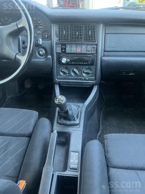 Green Audi 80 1994 in Riga, with an engine capacity of 2.30 L and mileage of 370 thousand km for 2900 €, photo 7 on AUTOMOTO.COM.LV
