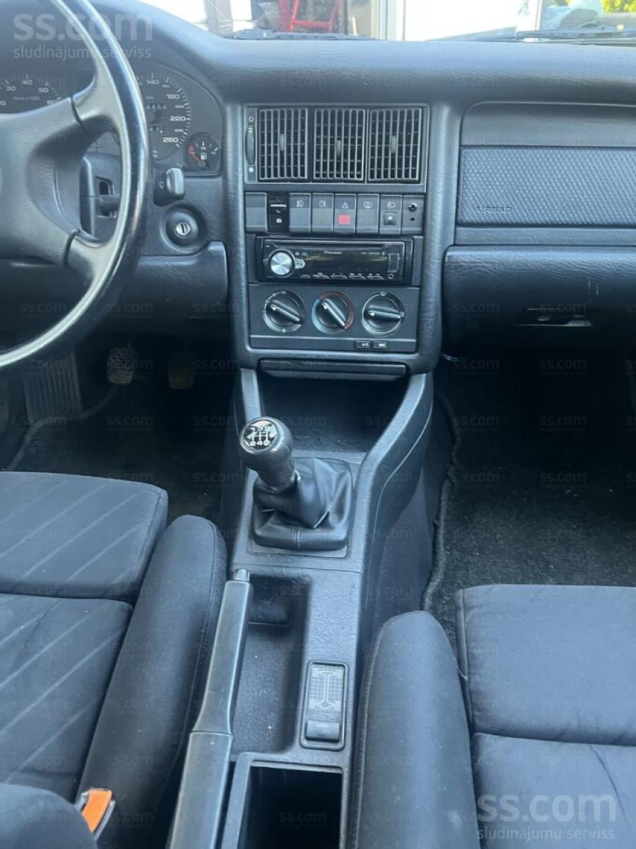 Green Audi 80 1994 in Riga, with an engine capacity of 2.30 L and mileage of 370 thousand km for 2900 €, photo 7 on AUTOMOTO.COM.LV