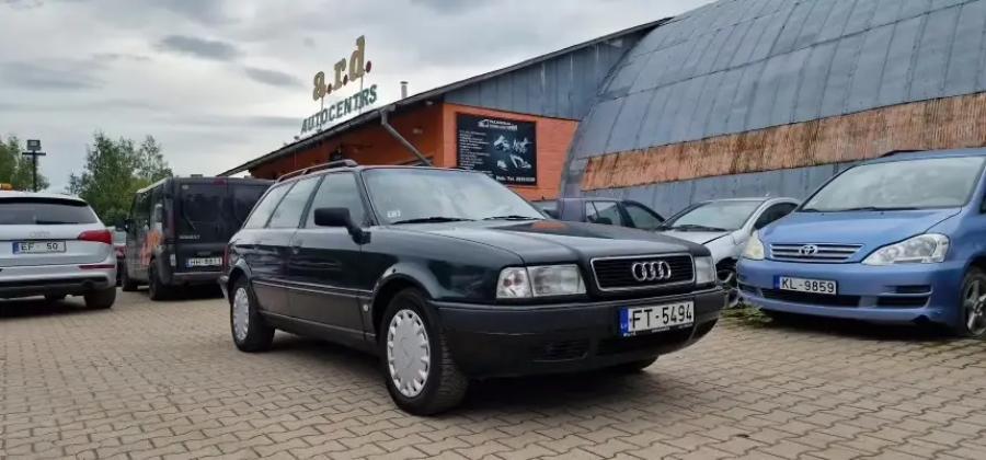 Zaļš Audi 80 1994 Valmiera, ar dzinēja tilpumu 2.00 L un nobraukumu 338 tūkst. km par 550 €, foto 1 vietnē AUTOMOTO.COM.LV