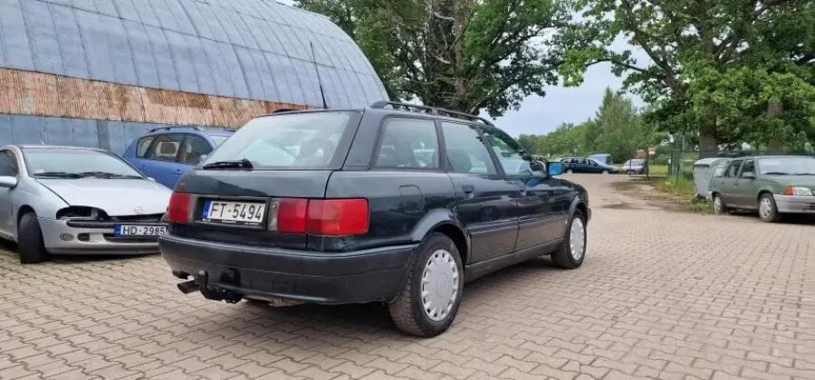 Zaļš Audi 80 1994 Valmiera, ar dzinēja tilpumu 2.00 L un nobraukumu 338 tūkst. km par 550 €, foto 4 vietnē AUTOMOTO.COM.LV