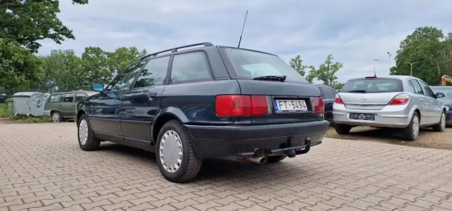 Zaļš Audi 80 1994 Valmiera, ar dzinēja tilpumu 2.00 L un nobraukumu 338 tūkst. km par 550 €, foto 6 vietnē AUTOMOTO.COM.LV