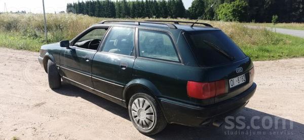 Zaļš Audi 80 1994 Valmiera, ar dzinēja tilpumu 2.00 L un nobraukumu 310 tūkst. km par 450 €, foto 4 vietnē AUTOMOTO.COM.LV