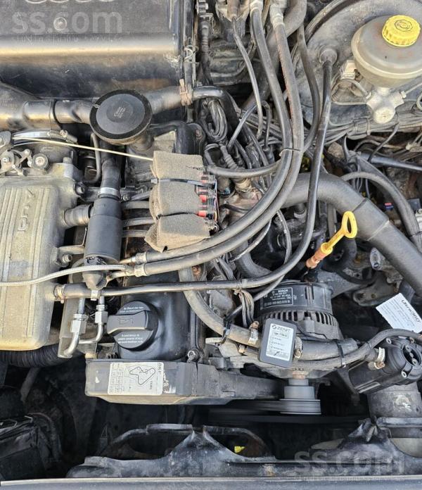 Green Audi 80 1994 in Aluksne, with an engine capacity of 2.00 L and mileage of 650 thousand km for 1299 €, photo 5 on AUTOMOTO.COM.LV