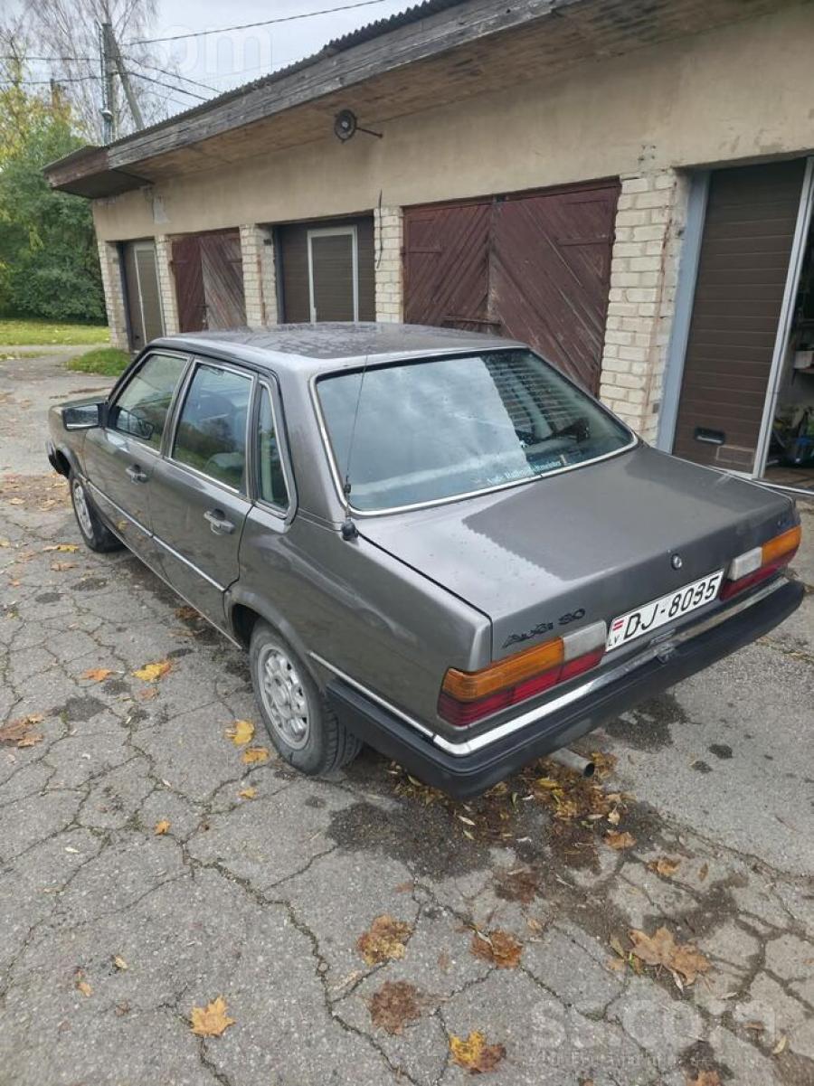 Pelēks Audi 80 1983 Talsi, ar dzinēja tilpumu 1.60 L un nobraukumu 271 tūkst. km par 4000 €, foto 4 vietnē AUTOMOTO.COM.LV