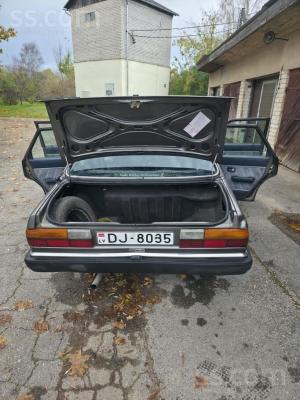 Pelēks Audi 80 1983 Talsi, ar dzinēja tilpumu 1.60 L un nobraukumu 271 tūkst. km par 4000 €, foto 13 vietnē AUTOMOTO.COM.LV