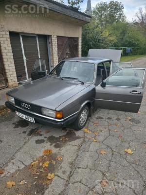 Pelēks Audi 80 1983 Talsi, ar dzinēja tilpumu 1.60 L un nobraukumu 271 tūkst. km par 4000 €, foto 14 vietnē AUTOMOTO.COM.LV