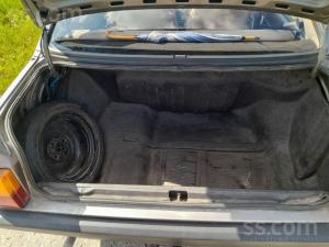 Grey Audi 80 1986 in Riga, with an engine capacity of 1.80 L and mileage of 260 thousand km for 4500 €, photo 6 on AUTOMOTO.COM.LV
