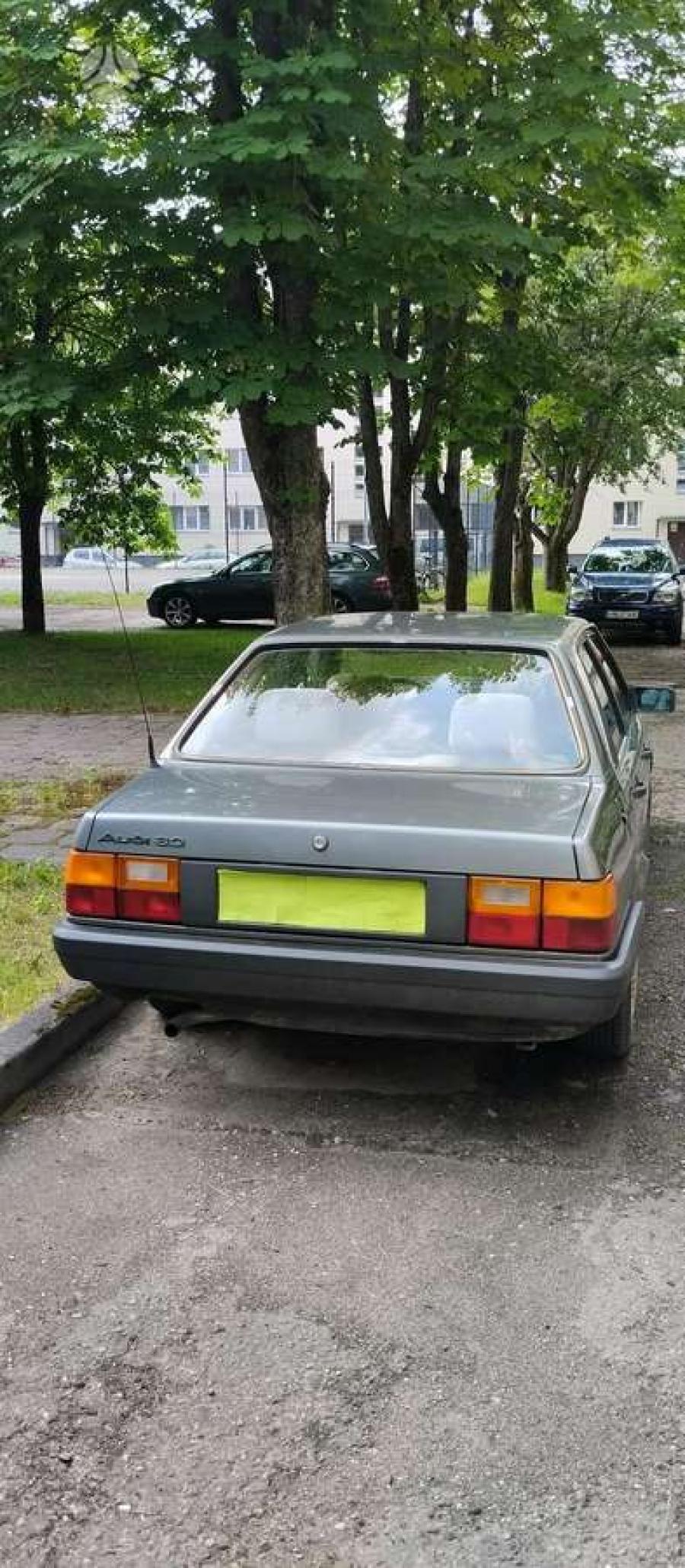 Grey Audi 80 1986 in Alytus, with an engine capacity of 1.60 L and mileage of 223 thousand km for 2500 €, photo 4 on AUTOMOTO.COM.LV