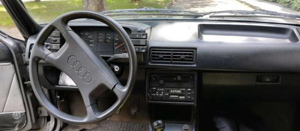Grey Audi 80 1986 in Alytus, with an engine capacity of 1.60 L and mileage of 223 thousand km for 2500 €, photo 4 on AUTOMOTO.COM.LV