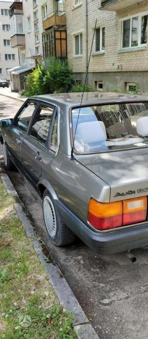 Grey Audi 80 1986 in Alytus, with an engine capacity of 1.60 L and mileage of 223 thousand km for 2500 €, photo 9 on AUTOMOTO.COM.LV