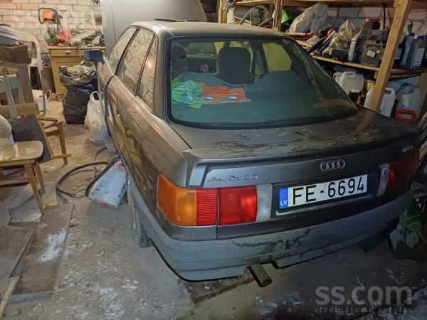 Grey Audi 80 1987 in Talsi, with an engine capacity of 1.80 L and mileage of 346 thousand km for 300 €, photo 2 on AUTOMOTO.COM.LV