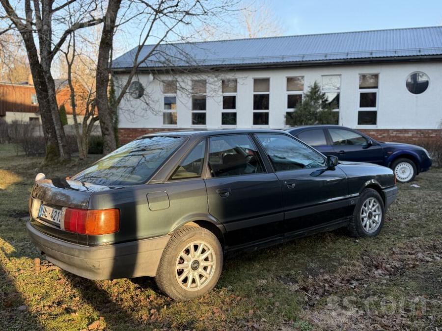 Pelēks Audi 80 1988 Kuldīga, ar dzinēja tilpumu 1.60 L un nobraukumu 267 tūkst. km par 1500 €, foto 5 vietnē AUTOMOTO.COM.LV