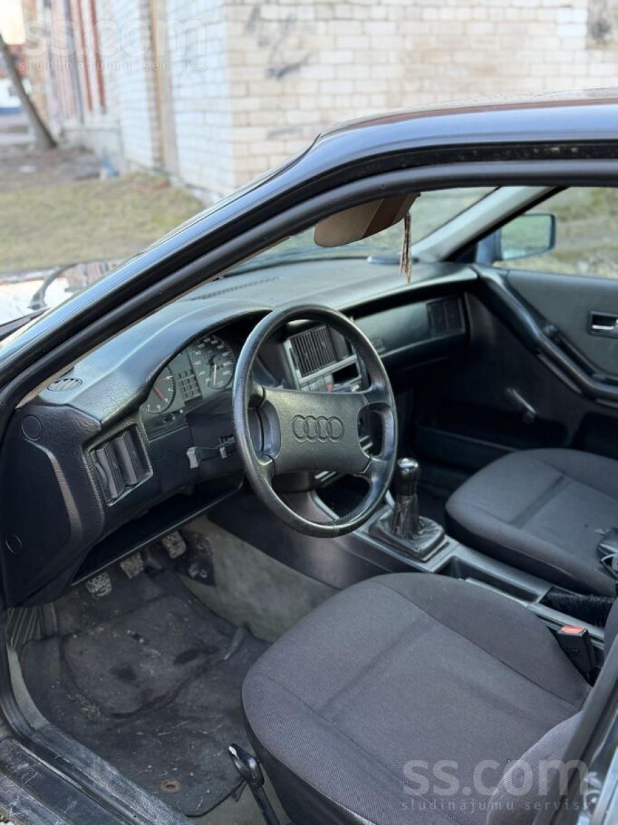 Pelēks Audi 80 1988 Kuldīga, ar dzinēja tilpumu 1.60 L un nobraukumu 267 tūkst. km par 1500 €, foto 6 vietnē AUTOMOTO.COM.LV