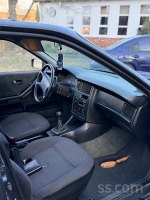 Pelēks Audi 80 1988 Kuldīga, ar dzinēja tilpumu 1.60 L un nobraukumu 267 tūkst. km par 1500 €, foto 7 vietnē AUTOMOTO.COM.LV