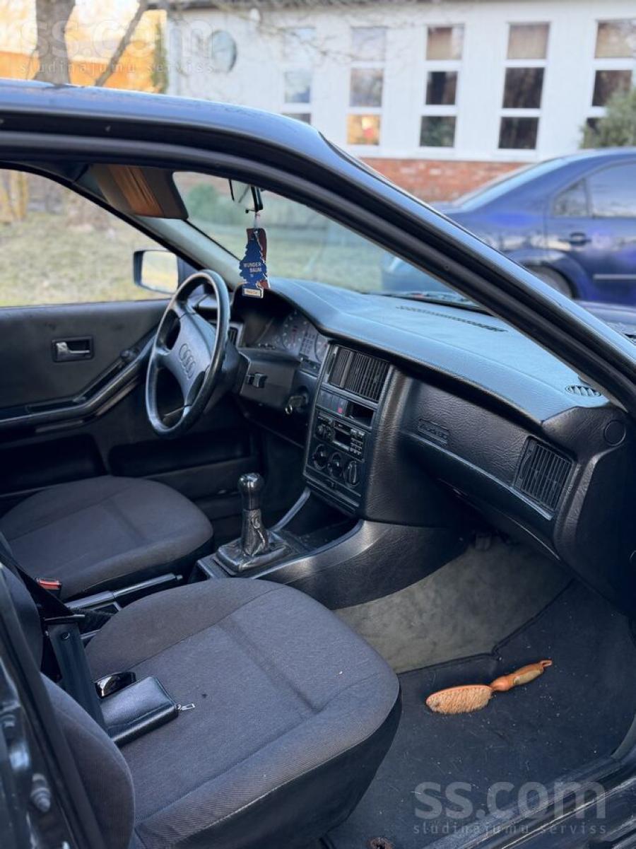 Pelēks Audi 80 1988 Kuldīga, ar dzinēja tilpumu 1.60 L un nobraukumu 267 tūkst. km par 1500 €, foto 7 vietnē AUTOMOTO.COM.LV