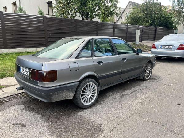 Серый Ауди 80 1988 в Каунас, объемом двигателя 1.76 л и пробегом 250 тыс. км за 825 €, фото 2 на AUTOMOTO.COM.LV