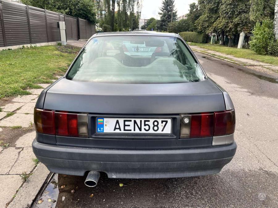 Pelēks Audi 80 1988 Kauņa, ar dzinēja tilpumu 1.76 L un nobraukumu 250 tūkst. km par 825 €, foto 4 vietnē AUTOMOTO.COM.LV