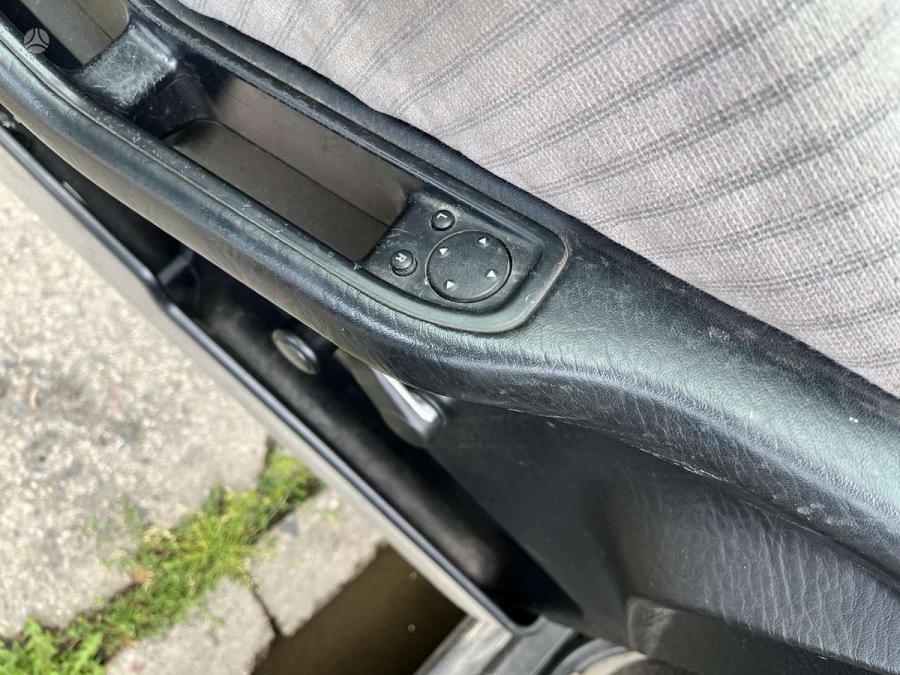 Pelēks Audi 80 1988 Kauņa, ar dzinēja tilpumu 1.76 L un nobraukumu 250 tūkst. km par 825 €, foto 9 vietnē AUTOMOTO.COM.LV