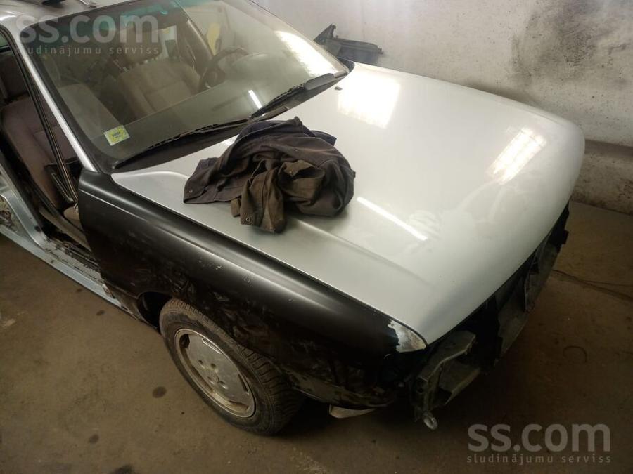 Grey Audi 80 1989 in Riga, with an engine capacity of 2.00 L and mileage of 297 thousand km for 3000 €, photo 3 on AUTOMOTO.COM.LV