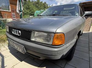 Grey Audi 80 1990 in Vilnius, with an engine capacity of 1.60 L and mileage of 320 thousand km for 650 €, photo  on AUTOMOTO.COM.LV