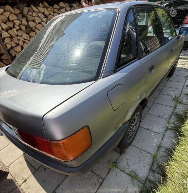 Grey Audi 80 1990 in Vilnius, with an engine capacity of 1.60 L and mileage of 320 thousand km for 650 €, photo 4 on AUTOMOTO.COM.LV