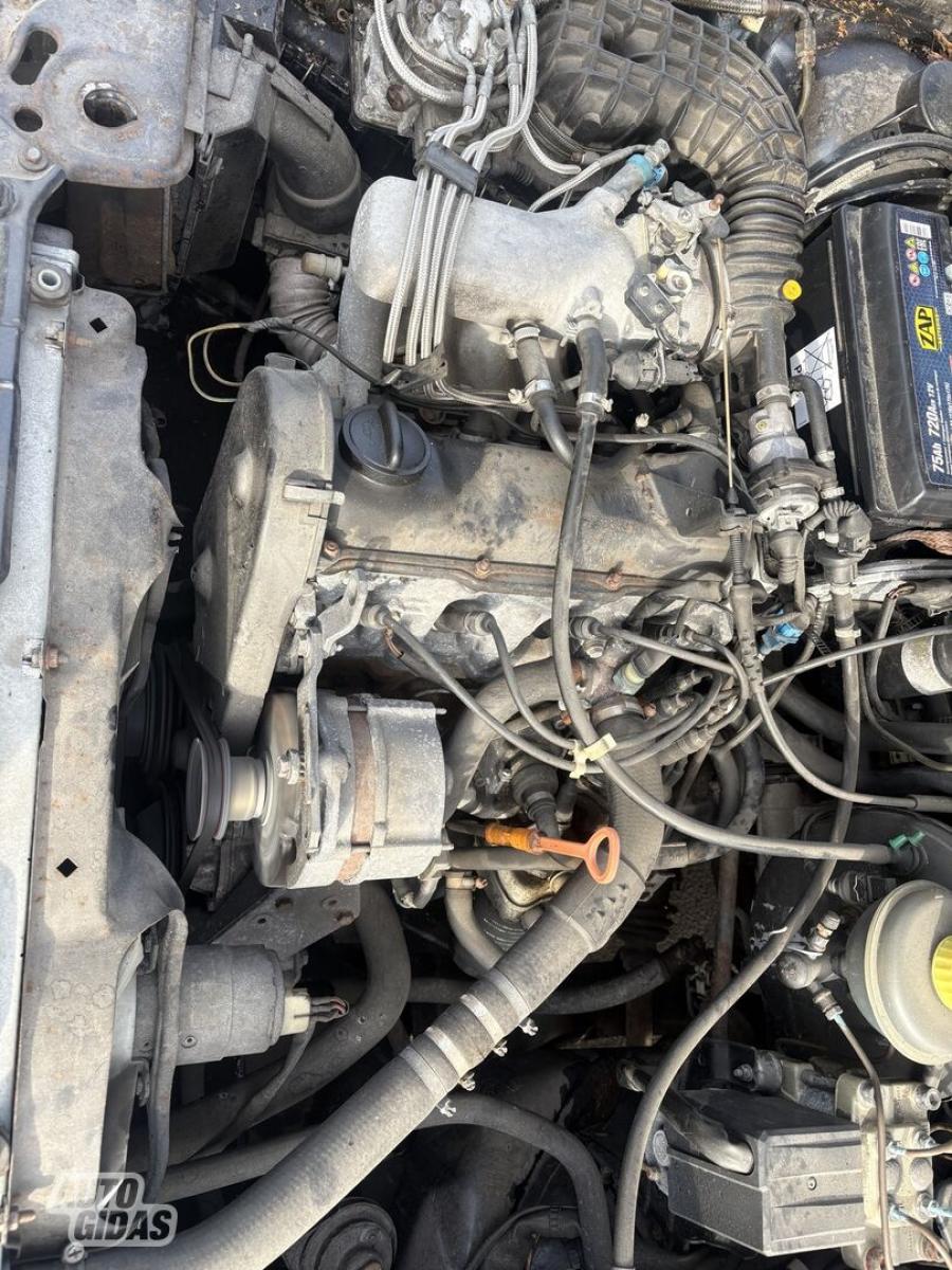Pelēks Audi 80 1990 Viļņa, ar dzinēja tilpumu 2.00 L un nobraukumu 260 tūkst. km par 777 €, foto 4 vietnē AUTOMOTO.COM.LV