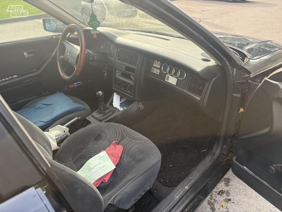 Pelēks Audi 80 1990 Viļņa, ar dzinēja tilpumu 2.00 L un nobraukumu 260 tūkst. km par 777 €, foto 5 vietnē AUTOMOTO.COM.LV