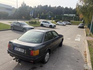 Pelēks Audi 80 1990 Viļņa, ar dzinēja tilpumu 2.00 L un nobraukumu 260 tūkst. km par 777 €, foto 6 vietnē AUTOMOTO.COM.LV
