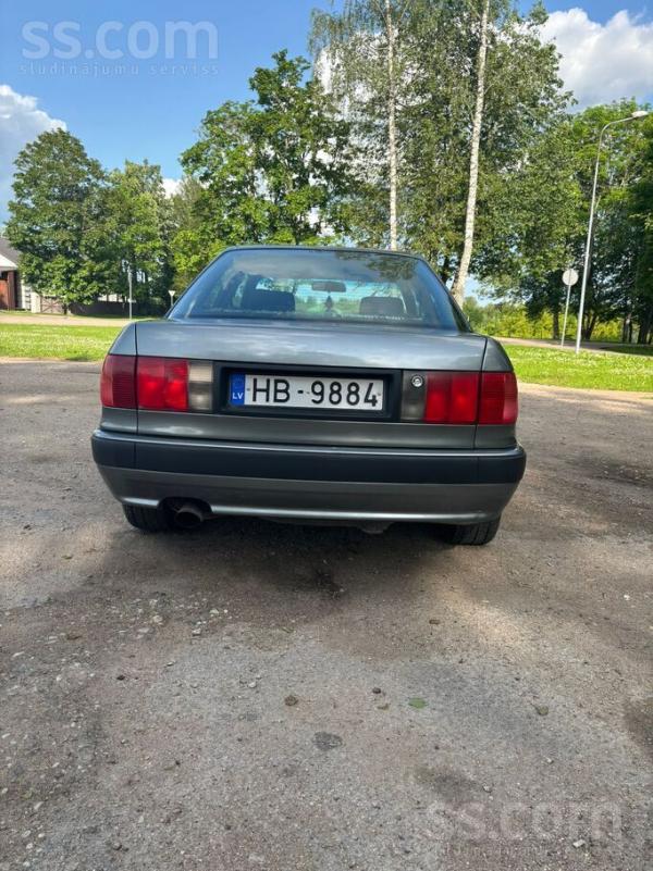 Grey Audi 80 1992 in Preili, with an engine capacity of 2.00 L and mileage of 277 thousand km for 800 €, photo 2 on AUTOMOTO.COM.LV