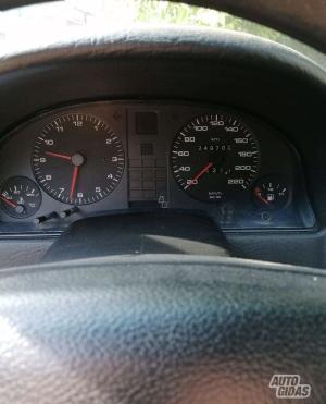 Grey Audi 80 1992 in Joniskis, with an engine capacity of 2.00 L and mileage of 250 thousand km for 820 €, photo 4 on AUTOMOTO.COM.LV