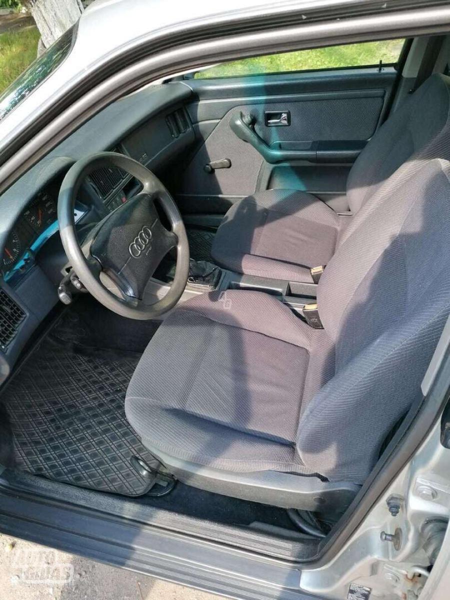 Grey Audi 80 1992 in Joniskis, with an engine capacity of 2.00 L and mileage of 250 thousand km for 820 €, photo 6 on AUTOMOTO.COM.LV