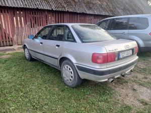 Pelēks Audi 80 1992 Veru, ar dzinēja tilpumu 2.00 L un nobraukumu 297 tūkst. km par 1500 €, foto 3 vietnē AUTOMOTO.COM.LV