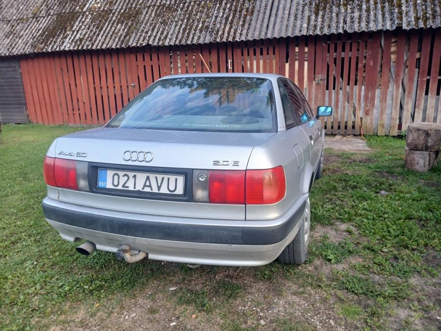 Pelēks Audi 80 1992 Veru, ar dzinēja tilpumu 2.00 L un nobraukumu 297 tūkst. km par 1500 €, foto 10 vietnē AUTOMOTO.COM.LV