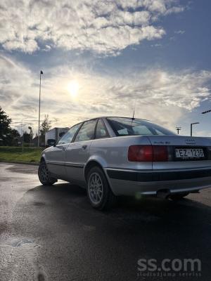 Pelēks Audi 80 1992 Gulbene, ar dzinēja tilpumu 2.00 L un nobraukumu 340 tūkst. km par 950 €, foto  vietnē AUTOMOTO.COM.LV