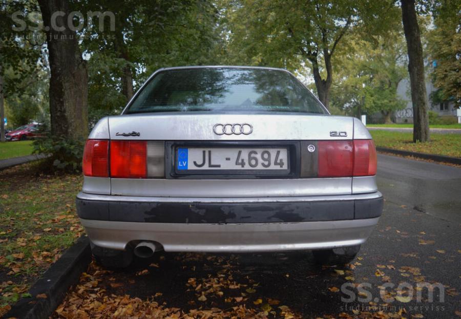 Pelēks Audi 80 1992 Rīga, ar dzinēja tilpumu 2.00 L un nobraukumu 300 tūkst. km par 600 €, foto 4 vietnē AUTOMOTO.COM.LV
